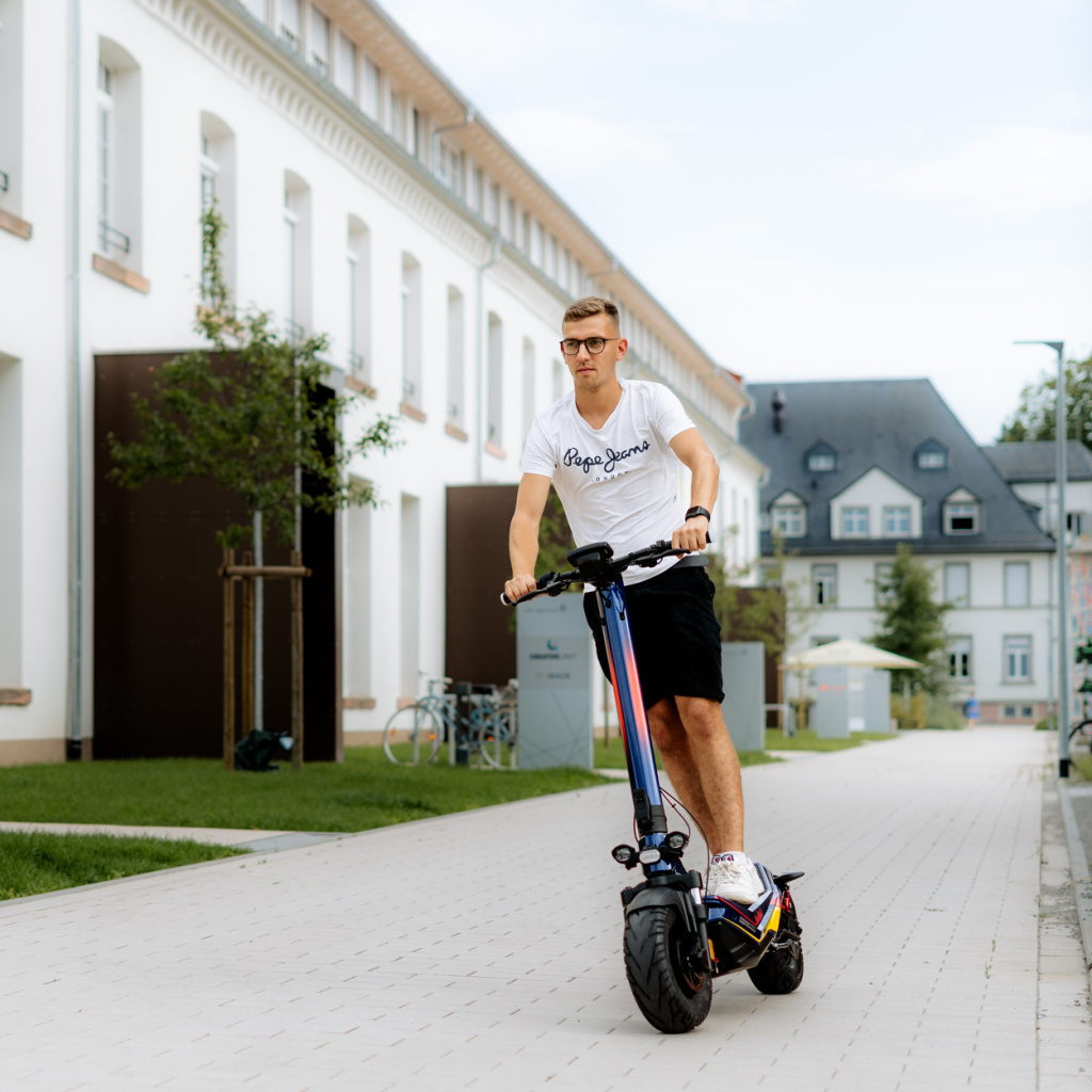 Red Bull Racing RS 1200 AT – FunShop Wien – Hochqualitative ...